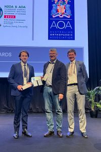 Dr Andrew Foster awarded best paper at the Australian Orthopaedic ...
